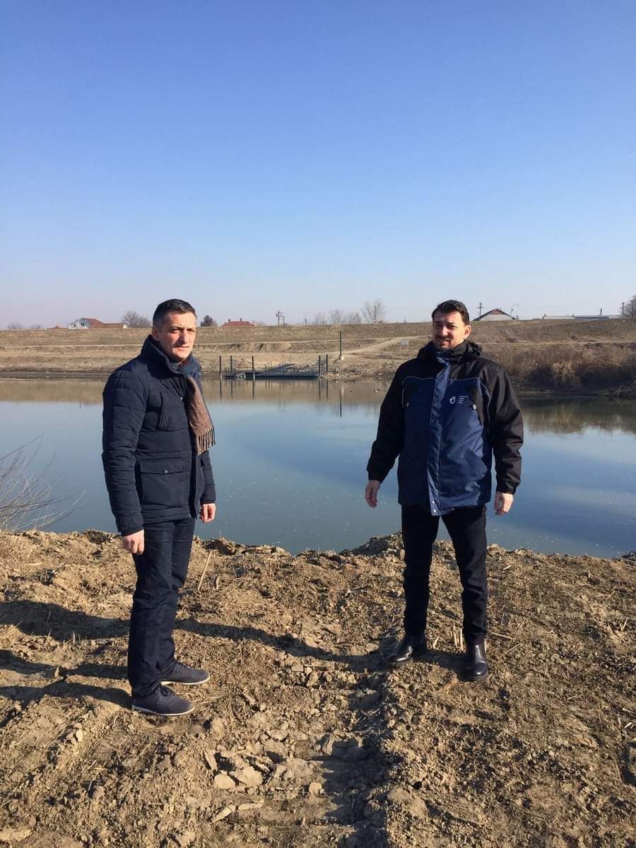 FOTO| Malul stâng al Mureșului, de la intrarea în Alba Iulia, curățat ...